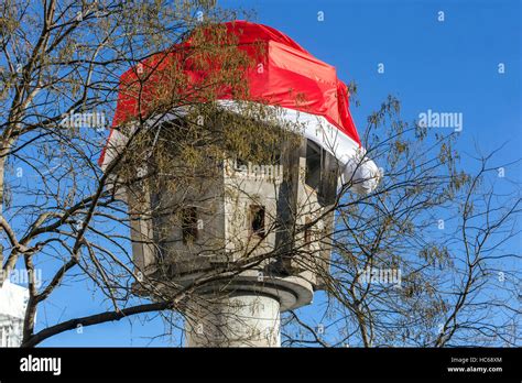 Mauerbau Ddr Fotos Und Bildmaterial In Hoher Auflösung Alamy