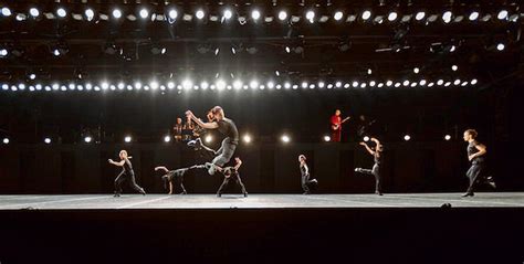 אנאפאזה על הבמה