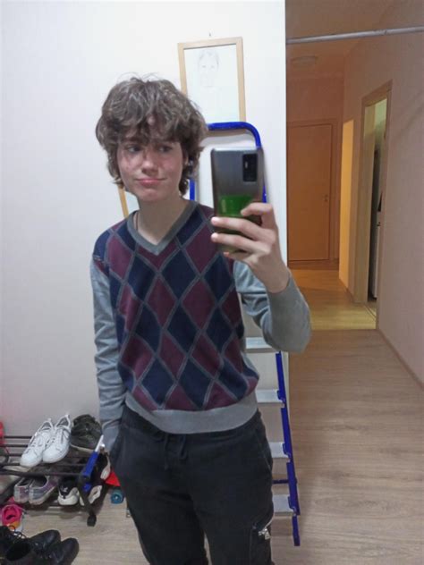 Fml Getting A Perm Was A Bad Decision I Looks So Fem Now Help R Transpassing