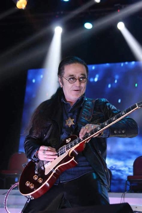 Paparazzi Mn Харанга хамтлагийн ахлагч МУГЖ Монгол Улсын Төрийн шагналт Цэндсүрэнгийн