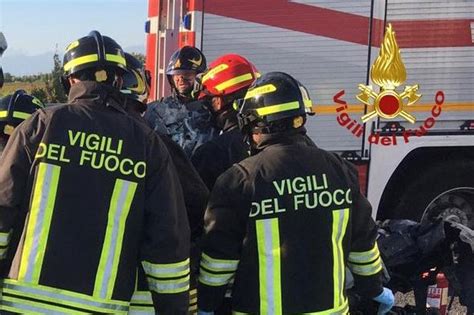 Frane Sy Alluvioni Usb Dei Vigili Del Fuoco Seimila Morti Dal 1950