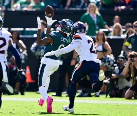 Broncos Riley Moss Played Dumb Football Vs Eagles Devonta Smith