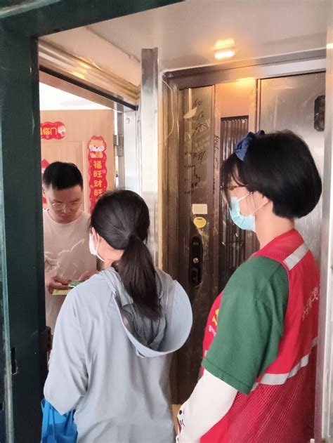 茶滘街乐怡居社区公卫委开展上门宣传预防登革热活动组图 广州市荔湾区人民政府门户网站