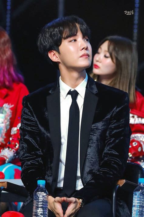 Pin On Bts Hoseok Jung Hoseok Bts J Hope