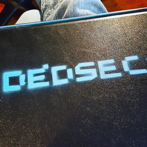 Best R Dedsec Images On Pholder It S A Fuckin Flashlight