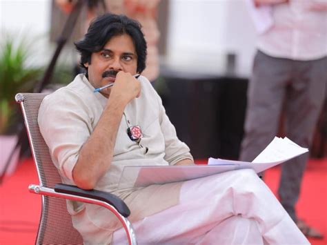 Pawan Kalyan వరద బాధితులకు పవన్ కళ్యాణ్ భారీ విరాళం News18 తెలుగు