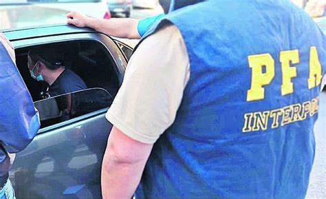 Catorce Personas De Ecuador Tienen Notificación Roja Pública De La