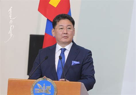 У Хүрэлсүх Эмэгтэйчүүдийн эрүүл мэнд боловсрол нийгмийн асуудалд тууштай анхаарах ёстой