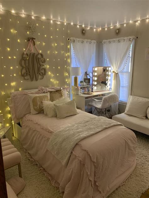 Pin By Sofia Buse King On Emilias Room Bedroom Makeover Bedroom