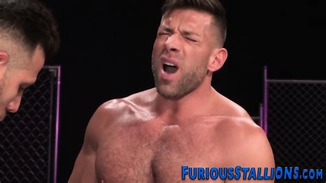 Muscular Hunk Gets Cum Load