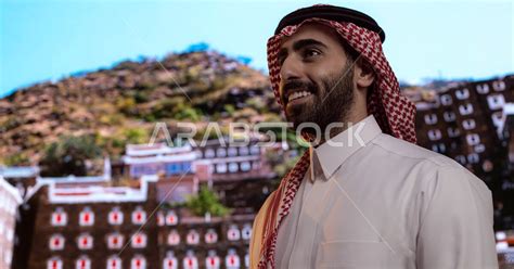 مناطق ومعالم سياحيه مشهوره في السعوديه ايماءات تدل على السعادة، صورة
