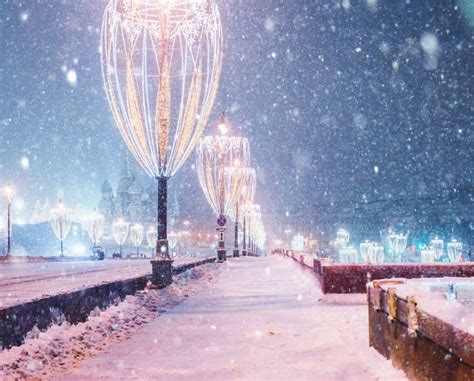Создать мем снежная москва зима в москве зимний город Картинки