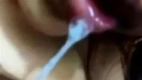 印度处女印度人妻享受他的第一个蔬菜假阳具操逼 xhamster