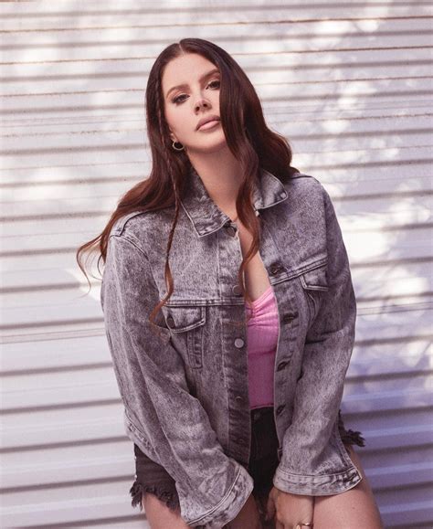 Lana Del Rey She Does It For The Girls Read This Story On