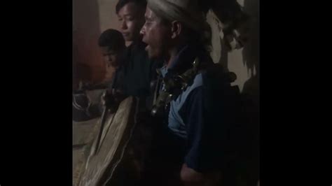 छेतभेट फर्काउदै झाँक्री रातको साडे बाह्र बजे खोलाको किनारामा गएर
