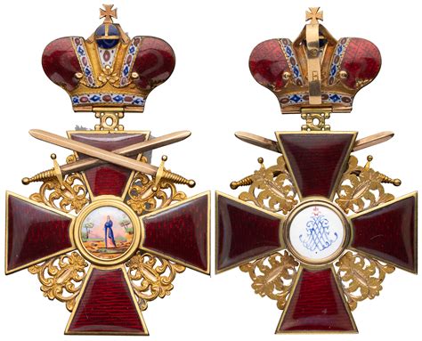 Знак ордена Святой Анны 1 й степени с Императорской короной с мечами на верхнем конце креста
