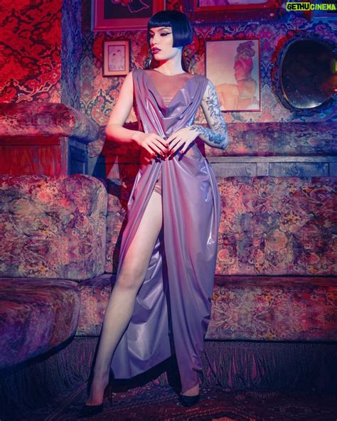 Miriam Veil Most Liked Photos And Posts Gethu Cinema