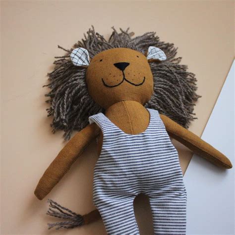 игрушка Лев лев в костюме