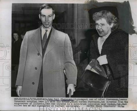 1956 Press Photo John Fell Stevenson Leaves Passavant Hospital With Hi