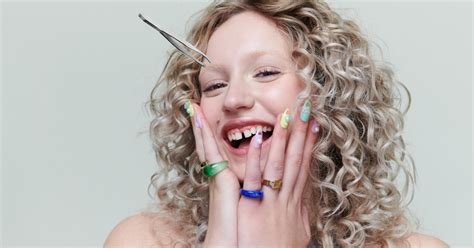 Faire Repousser Des Sourcils Trop épilés Cest Possible Marie Claire