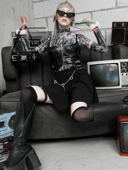 Punk Rave Black Street Fashion Gothic Punk Grunge PU Leather Vest Top For Women DarkinCloset