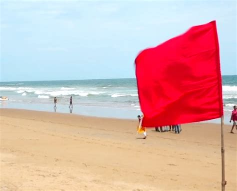 ପର୍ଯ୍ୟଟକଙ୍କ ସୁରକ୍ଷା ଚିନ୍ତା ପୁରୀ ସମୁଦ୍ର କୂଳରେ ଲାଗିଲା ନାଲି ପତାକା