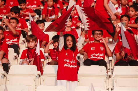 العنابي يؤدي تدريباته باستاد جاسم بن حمد وسط حضور جماهيري وإعلامي كبير