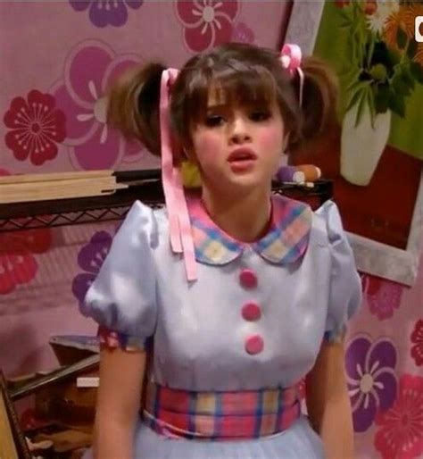 Follow Me Pallavi Bhoyar 😀 Selena Gomez Style Selena