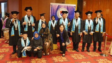 Seribu Wisudawan LSPR Institut Siap Serbu Pasar Kerja Tempo Co