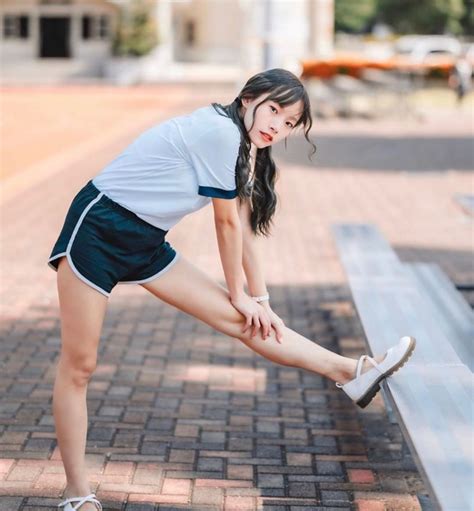 狂放與清純兼具的極品文青妹 魔性胸器 脫俗氣質讓你癲狂 附 ig j 圖日日送