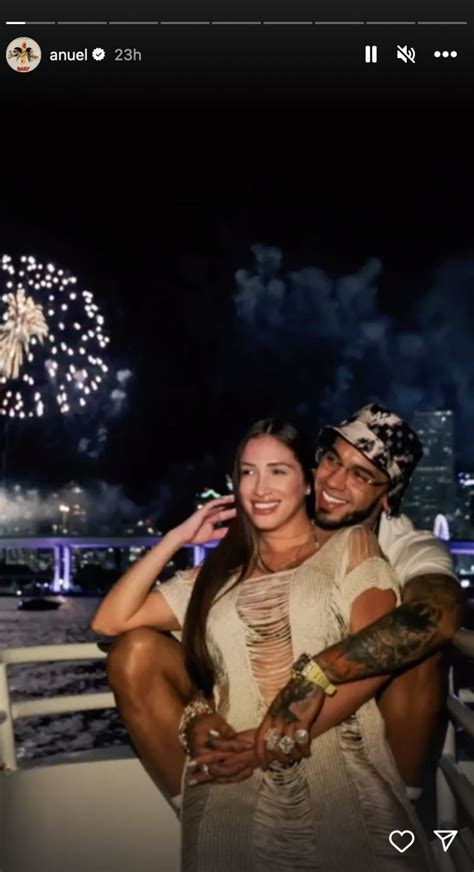 anuel aa sorprende al viajar de vacaciones con su nueva novia y una ex