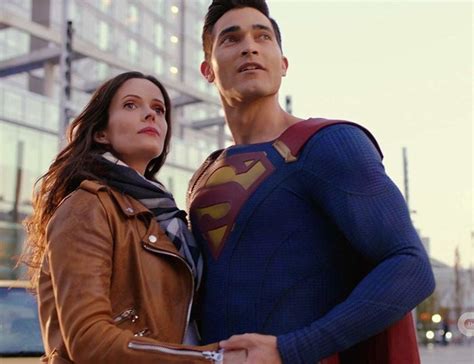 How CRISIS Has Changed The CW S Arrowverse Nerdist