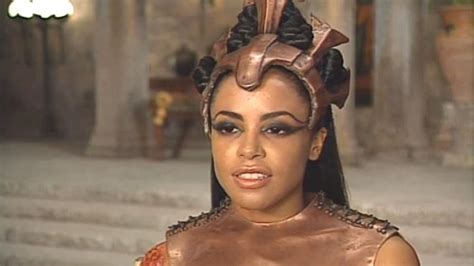 Queen Of The Damned Queen Of The Damned The Aaliyah On The Appeal