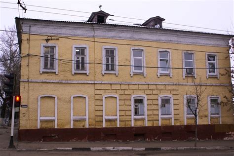 Двухэтажный каменный дом Брянская область город Брянск улица