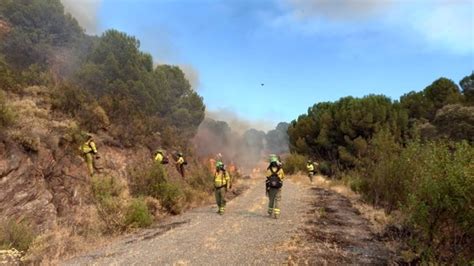Un Centenar De Efectivos Trabajarán Esta Noche Para Extinguir El