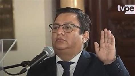 Dina Boluarte Toma Juramento A Cesar Vásquez Sánchez Nuevo Ministro De