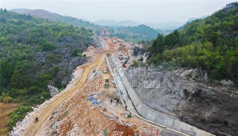 湖南新田重点工程毛俊水库灌区干渠建设忙 人民图片网