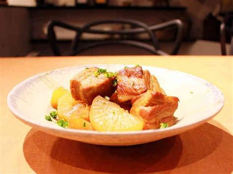 ダッチオーブンで！大根と豚の角煮 By Amikaa Receta