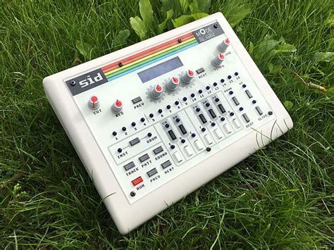 MODE MACHINES SID 2014 Beige 8 Bit Desktop Synthesizer Reverb