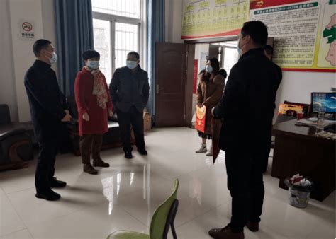 副县长占娜慰问卫健委结对帮扶村贫困户和驻村工作队生活