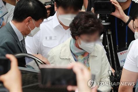 윤석열 벌써 유체이탈 윤석열 전 총장 장모가 징역 3년 법정 구속됐다 이에 윤 전 총장이 법 적용에 누구나 예외 없다고