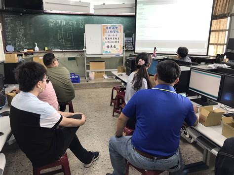 物聯網電子時鐘教師研習 港明高中教師1111130 輔英科技大學 職業安全衛生系