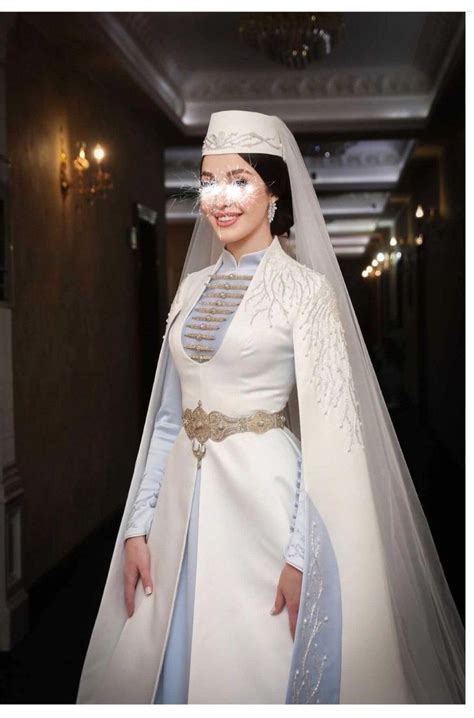 Pin De 𝓕𝓻𝓪𝓰𝓶𝓮𝓷𝓽 Em Circassian Wedding Outfits Casamento