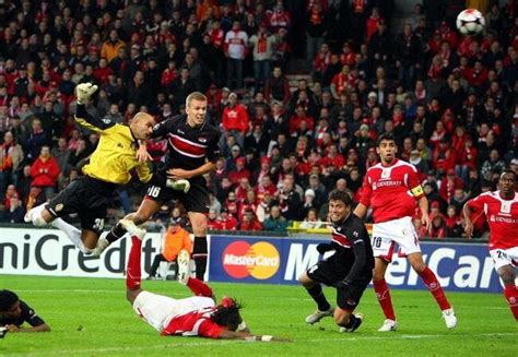 Football Ligue des Champions Le gardien buteur fait tourner les têtes