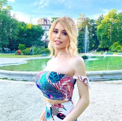 Lattivista Clizia De Rossi La Ministra Della Famiglia Lei E Governo