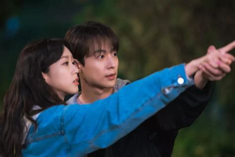 Han Ji Hyun Se Enamora Del Capitán De Porristas Bae In Hyuk En La Nueva
