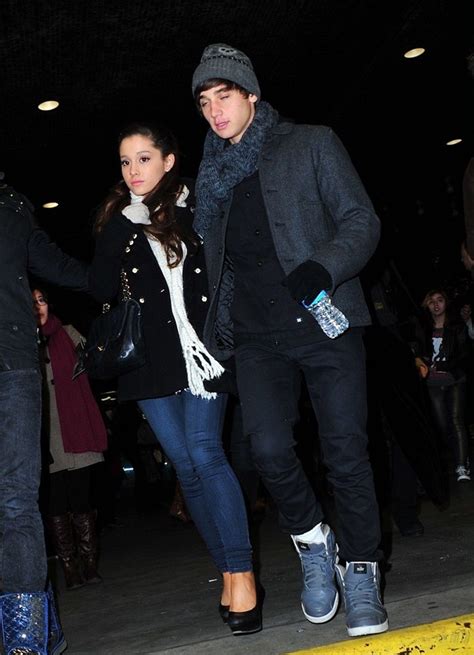 Mundo Fanmania Ariana Grande En Wicked Con Jai Brooks