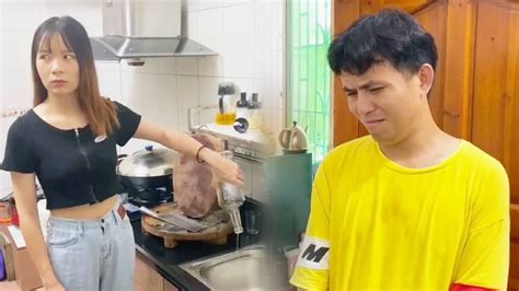 李飞和好友喝酒被老婆当场倒掉，谁料沙雕李飞竟把酒吸出来？和好友一醉方休！沙雕村 沙雕 Funny Comedy 搞笑 Youtube