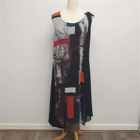 David And Jesse Classy And Elegant Maroon Tree Design With Geo Block Multicolour Patterned Shift