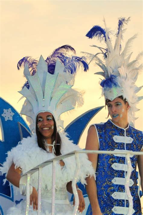 무료 이미지 사육제 축제 전통 파티 축하 복장 댄스 Cunit 카탈로니아 타라고 나 스페인 행사 삼바 제전 복부 공연 예술 춤추는 사람